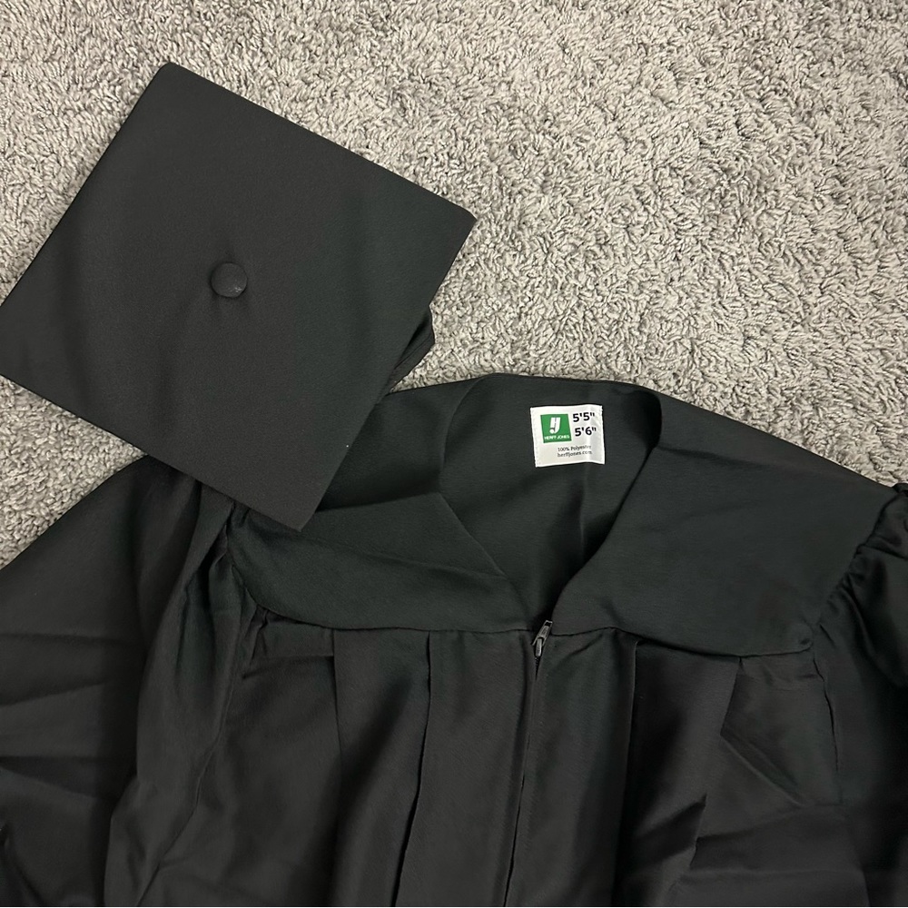 Graduation Cap And Gown - Gem